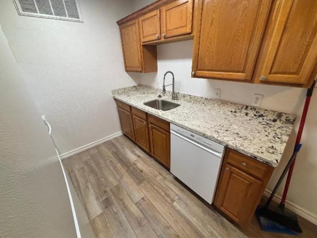 2 Br, 1 bath, Townhouse/Brownstone/RowHouse 6760 Prutzman Rd