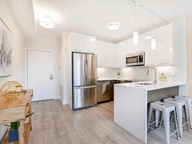 2 Br, 1 bath, Townhouse/Brownstone/RowHouse 70 Bremen Street