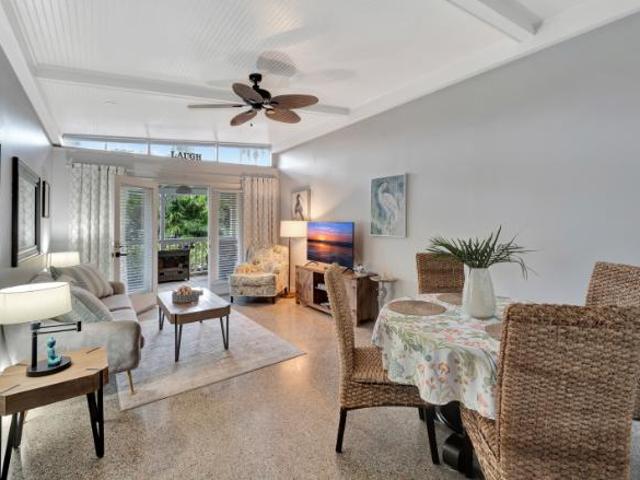 2 Br, 1 bath, Townhouse/Brownstone/RowHouse 720 Lantanan Ln