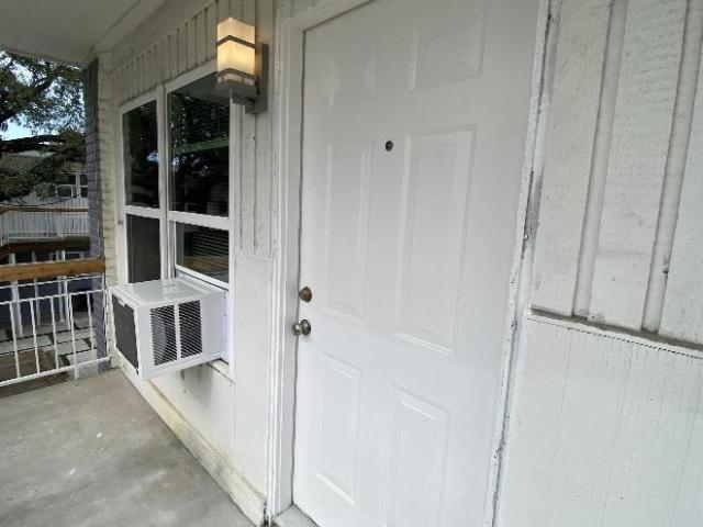 2 Br, 1 bath, Townhouse/Brownstone/RowHouse 7530 Canal Steet