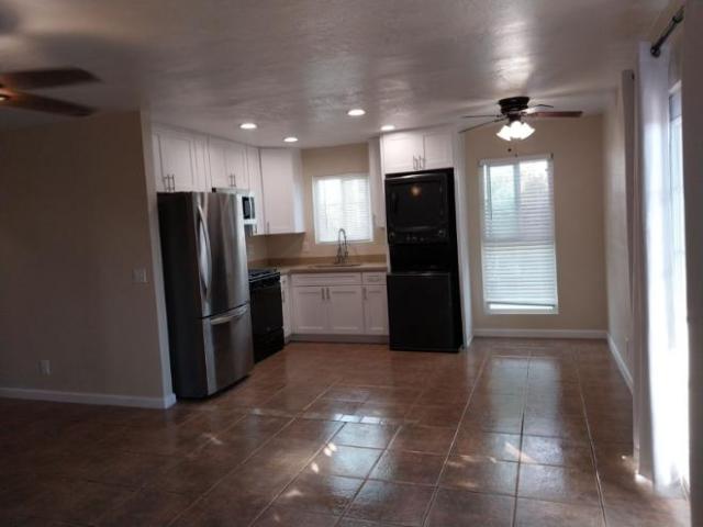 2 Br, 1 bath, Townhouse/Brownstone/RowHouse 813 Carey Road