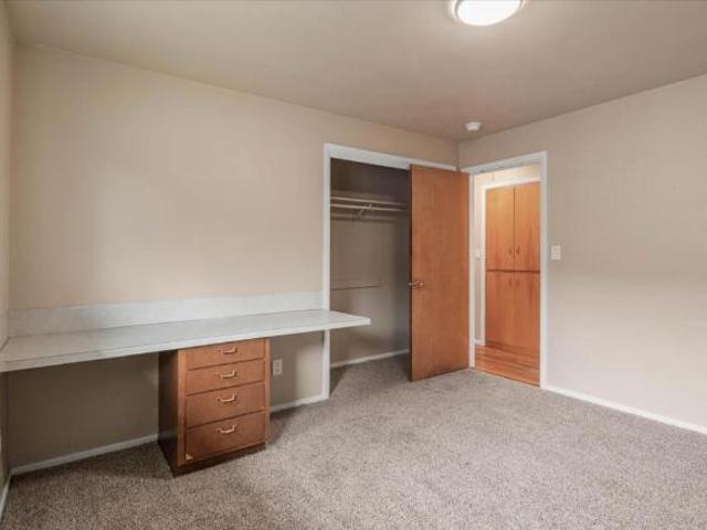 2 Br, 1 bath, Townhouse/Brownstone/RowHouse 836 NW 28th St