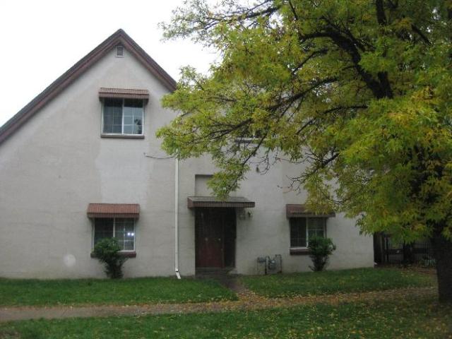 2 Br, 1 bath, Townhouse/Brownstone/RowHouse 840 Galapago Street
