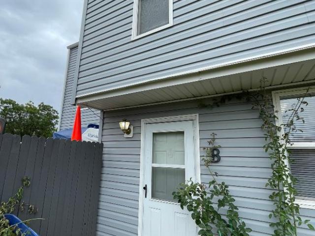 2 Br, 1 bath, Townhouse/Brownstone/RowHouse 850 Sir Galahad Drive