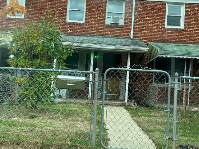 2 Br, 1 bath, Townhouse/Brownstone/RowHouse 852 Middlesex Rd