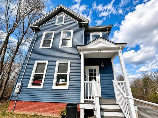 2 Br, 1 bath, Townhouse/Brownstone/RowHouse 88 Western Ave