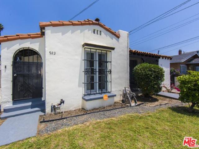 2 Br, 1 bath, Townhouse/Brownstone/RowHouse 921 W 83rd St