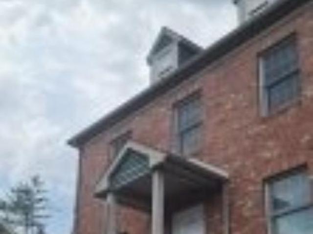 2 Br, 1 bath, Townhouse/Brownstone/RowHouse 95 Springfield Ave