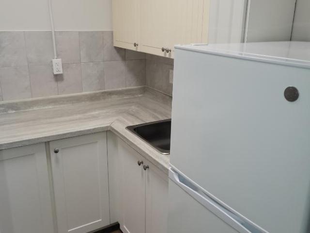 2 Br, 1 bath, Apartment 3 Birchlea Avenue