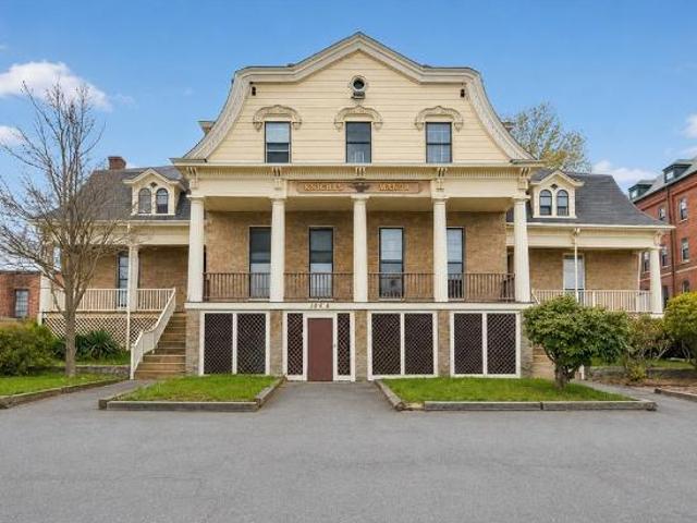 2 Br, 1 bath, Apartment 1049 Pleasant St