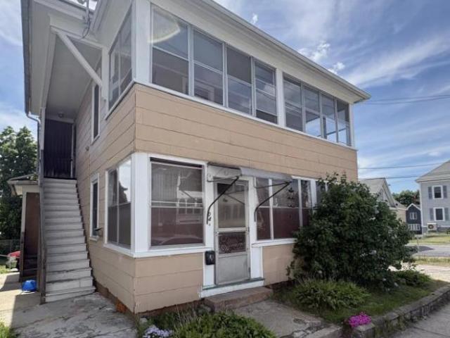 2 Br, 1 bath, Apartment 104 Brook St