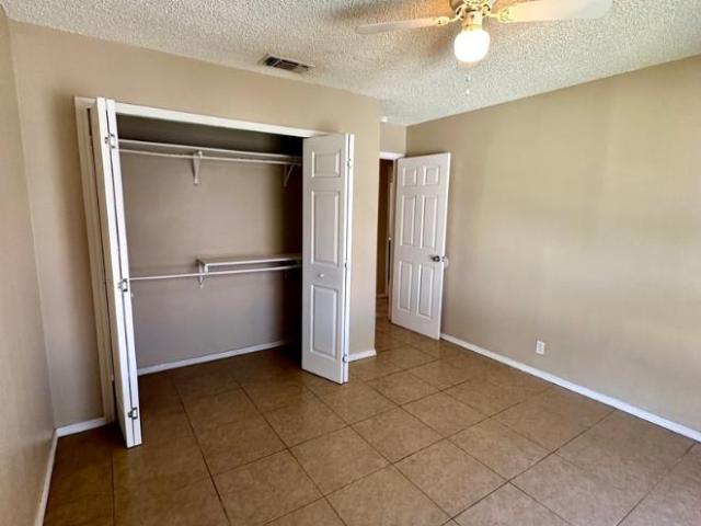 2 Br, 1 bath, Apartment 10533 Starcrest Drive