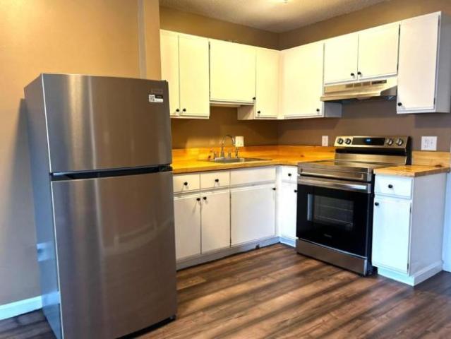 2 Br, 1 bath, Apartment 106 Goff St
