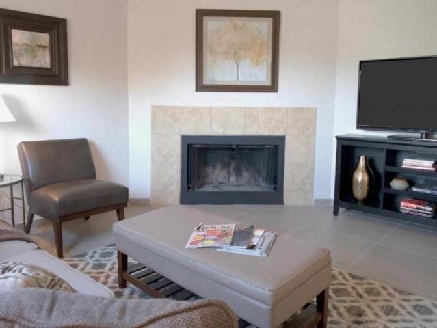 2 Br, 1 bath, Apartment 1071 Meadowlark Ct