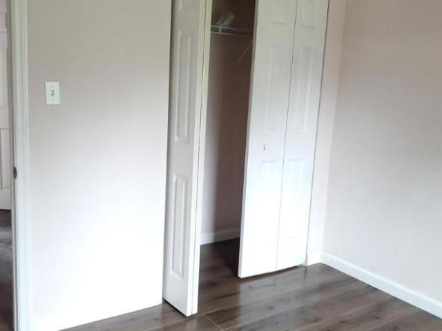 2 Br, 1 bath, Apartment 1086 Clinton Road