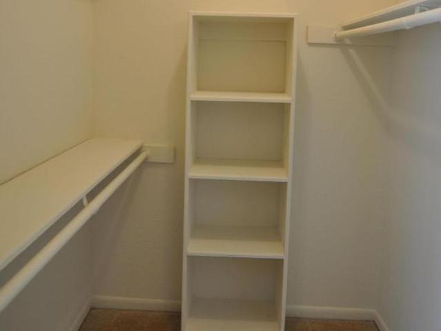2 Br, 1 bath, Apartment 10919 Fondren Rd