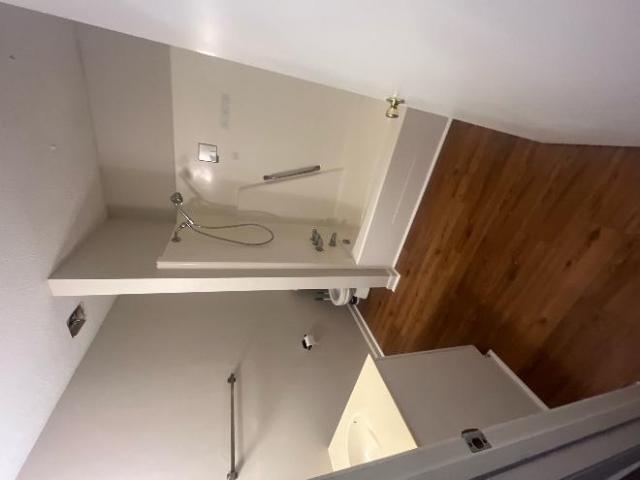2 Br, 1 bath, Apartment 109 134 Carriage Pl