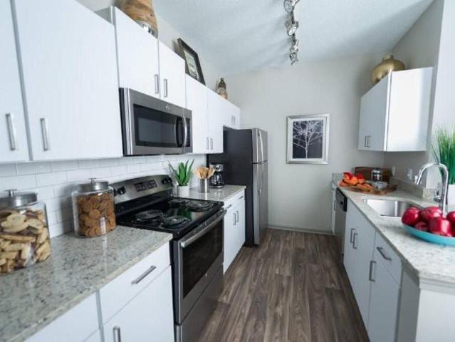 2 Br, 1 bath, Apartment 1000 Spalding Drive