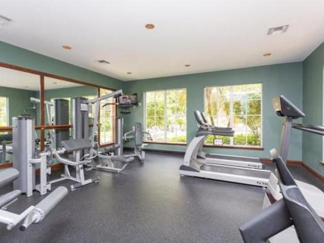 2 Br, 1 bath, Apartment 1000 SW 46th Avenue