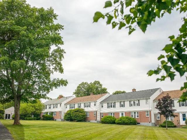 2 Br, 1 bath, Apartment 100 Forest Park