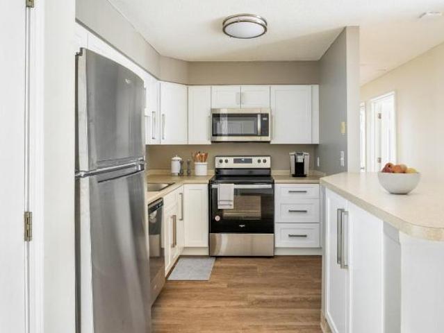 2 Br, 1 bath, Apartment 100 Tower Street