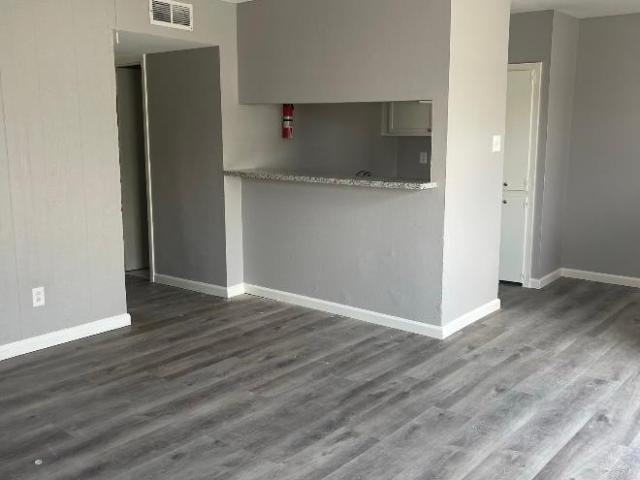 2 Br, 1 bath, Apartment 10120 Irvington Boulevard