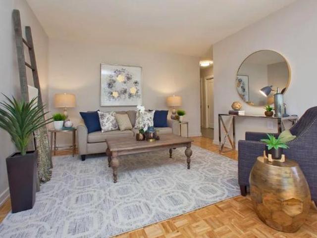 2 Br, 1 bath, Apartment 101 Millside Dr