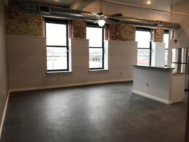 2 Br, 1 bath, Apartment 101 North Kansas Avenue