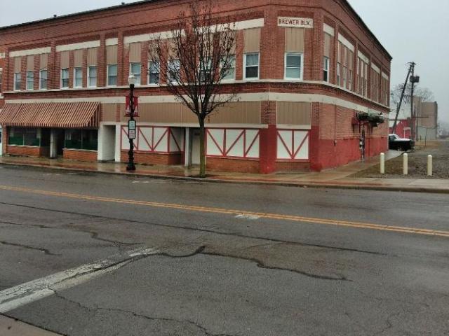 2 Br, 1 bath, Apartment 102 108 N Main St
