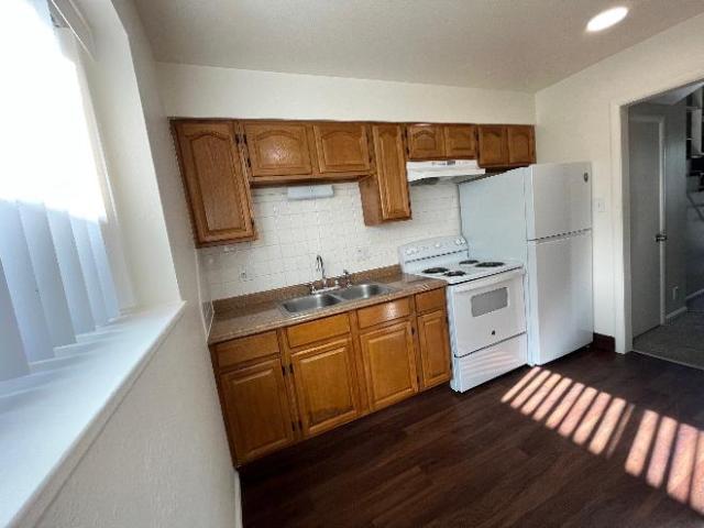 2 Br, 1 bath, Apartment 1030 Dayton Street