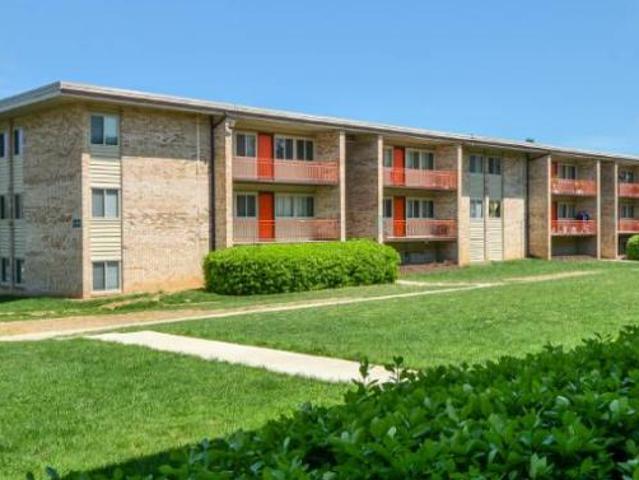 2 Br, 1 bath, Apartment 11431 Lockwood Drive