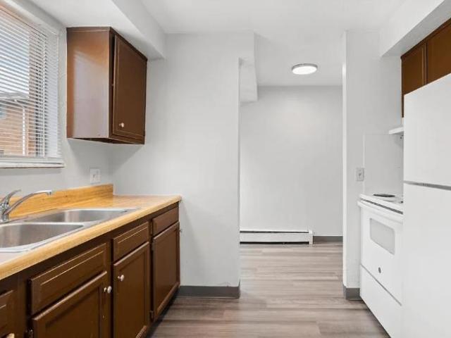 2 Br, 1 bath, Apartment 1145 McKinley St