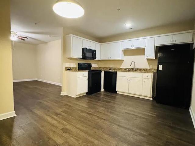 2 Br, 1 bath, Apartment 1150 Cross Creek Cir