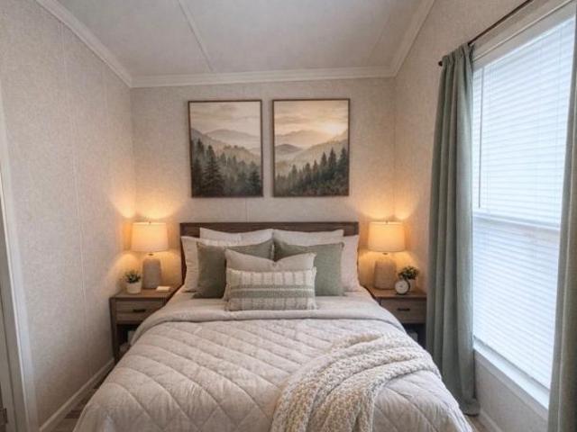 2 Br, 1 bath, Apartment 1167 Old Thomasville Road