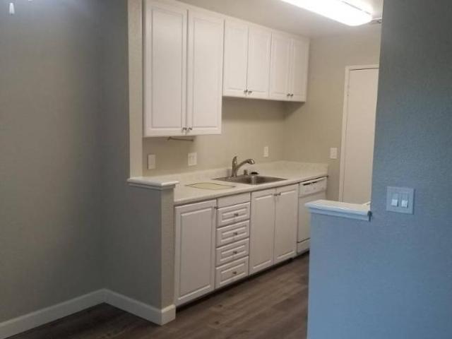 2 Br, 1 bath, Apartment 11805 Dry Creek Rd