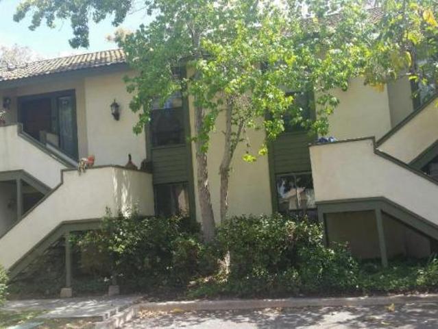 2 Br, 1 bath, Apartment 1187 Grove Ave