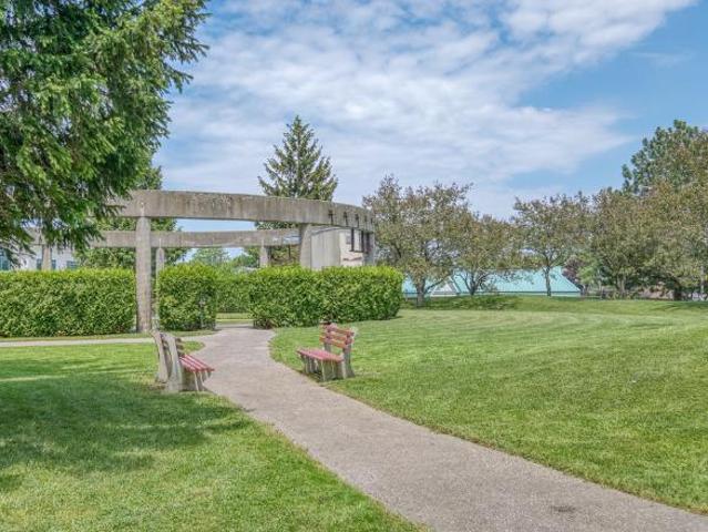 2 Br, 1 bath, Apartment 1103 Jalna Boulevard