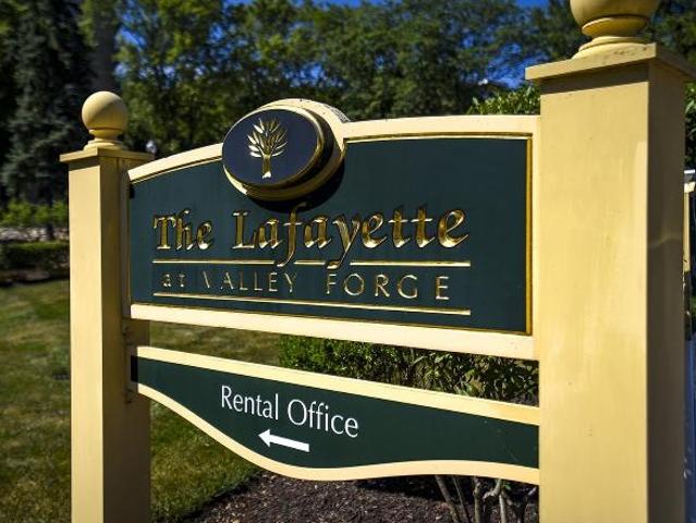 2 Br, 1 bath, Apartment 1101 Penn Circle