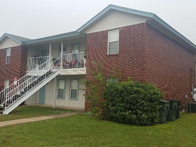2 Br, 1 bath, Apartment 1102 Circle M Drive