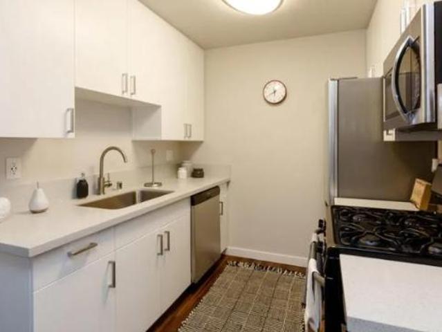 2 Br, 1 bath, Apartment 1111 Alaska Ave
