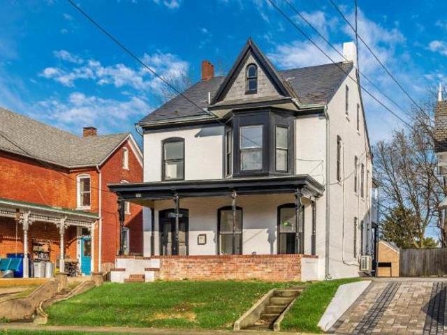 2 Br, 1 bath, Apartment 111 E 7th St