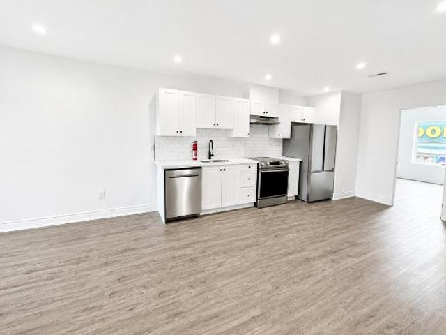 2 Br, 1 bath, Apartment 1127 Main St E