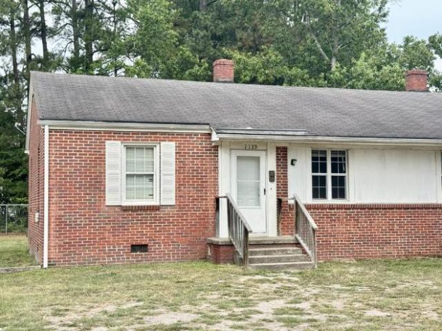 2 Br, 1 bath, Apartment 1129 Pitt St