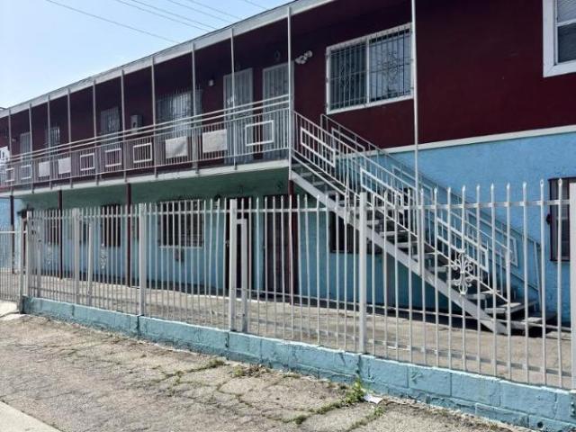 2 Br, 1 bath, Apartment 113 W Century Red
