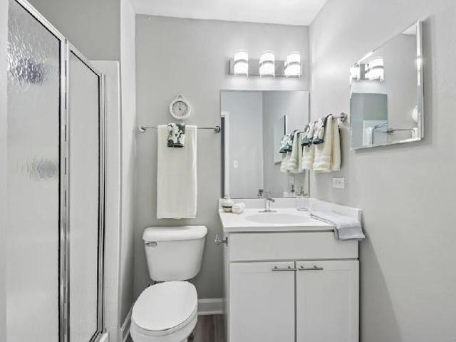 2 Br, 1 bath, Apartment 1245 E Prairie Brook Dr