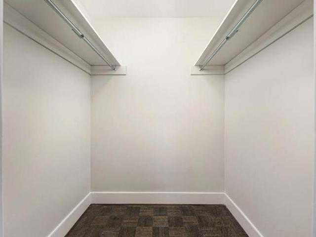 2 Br, 1 bath, Apartment 124 Park Rd N