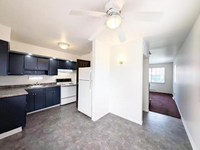 2 Br, 1 bath, Apartment 1250 Kelburn Road