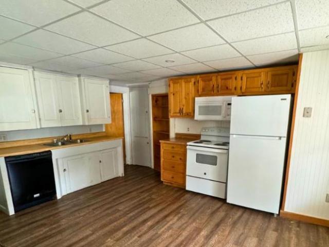 2 Br, 1 bath, Apartment 125 Bridge Street