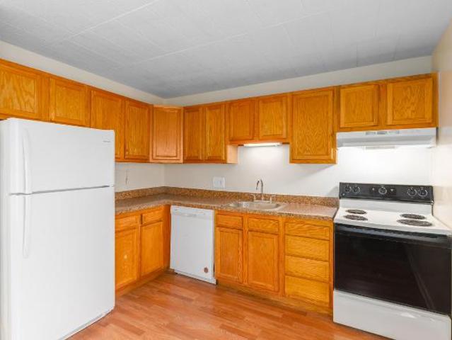 2 Br, 1 bath, Apartment 125 Greenbank Road