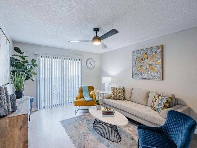 2 Br, 1 bath, Apartment 12821 Stratford Dr